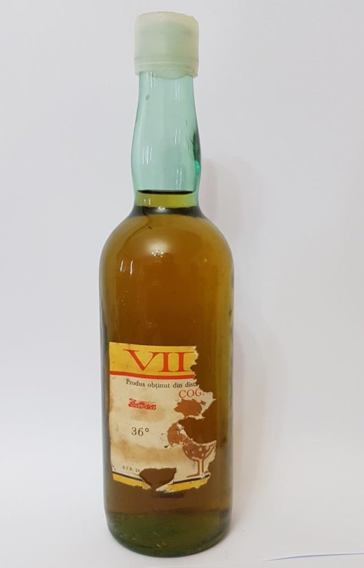coniac Zarea, sticlă de 0,5l STAS 1982, sigilată – kolectionarul.ro